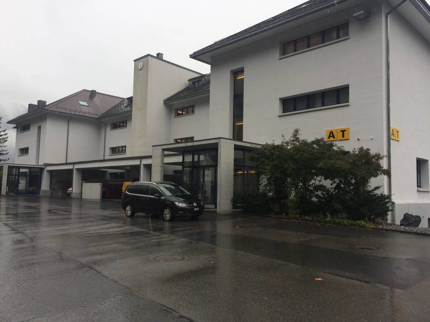 abbildung Kaserne Walenstadt, Gebäude AT, Eingangspartie (foto: Alex Winiger, 2018) auf mural.ch ...